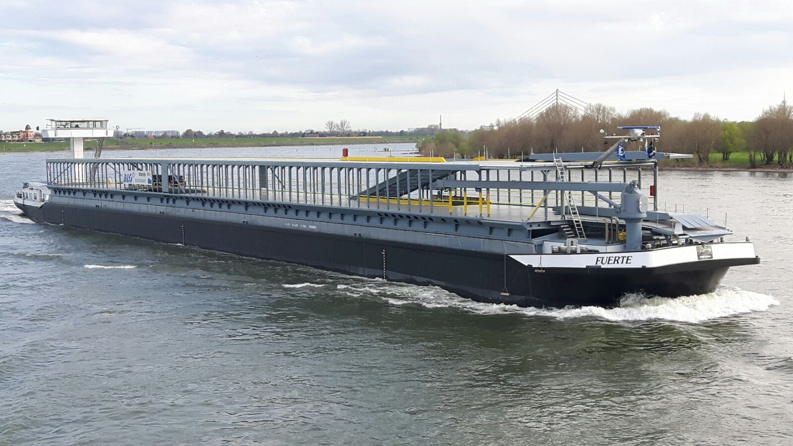 BLG-Interrijn doopt roroschip Fuerte - Binnenvaartkrant