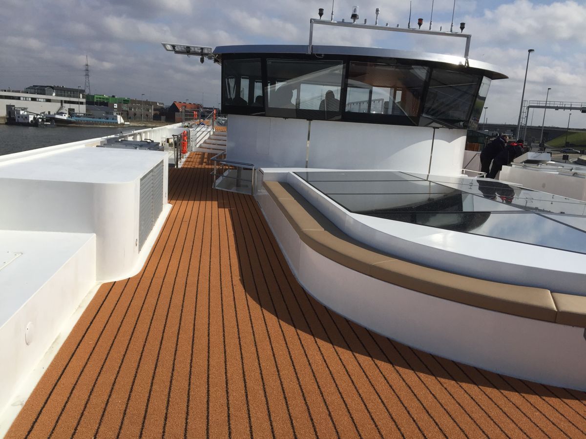 Monarch Empress: eerste 5-sterren passagiersschip voor Gate 1 Travel ...