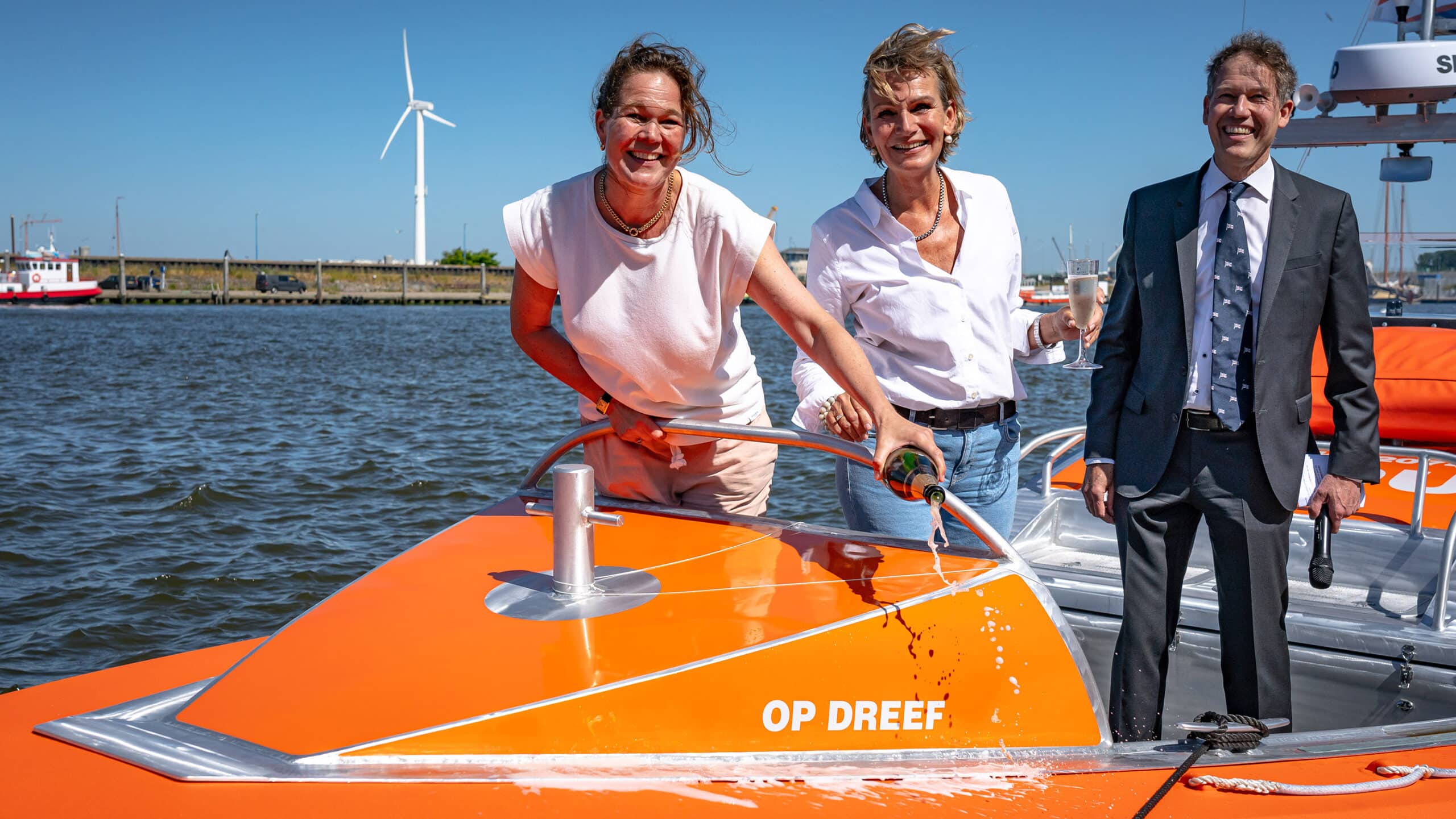 Nieuwe reddingboot voor KNRM in Den Oever - Binnenvaartkrant