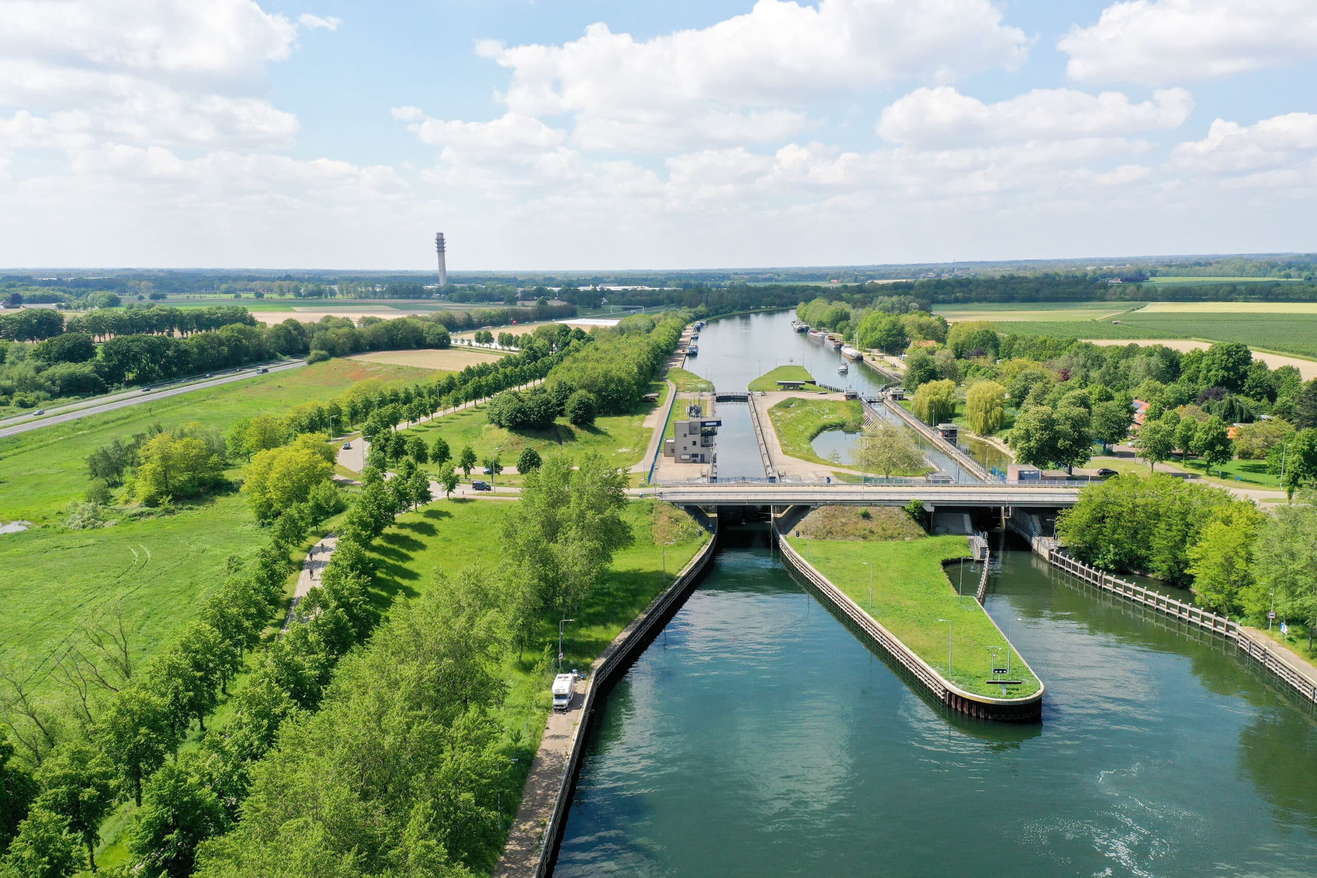 Sluis Panheel: nieuwe kolk schut met inzet stewards - Binnenvaartkrant