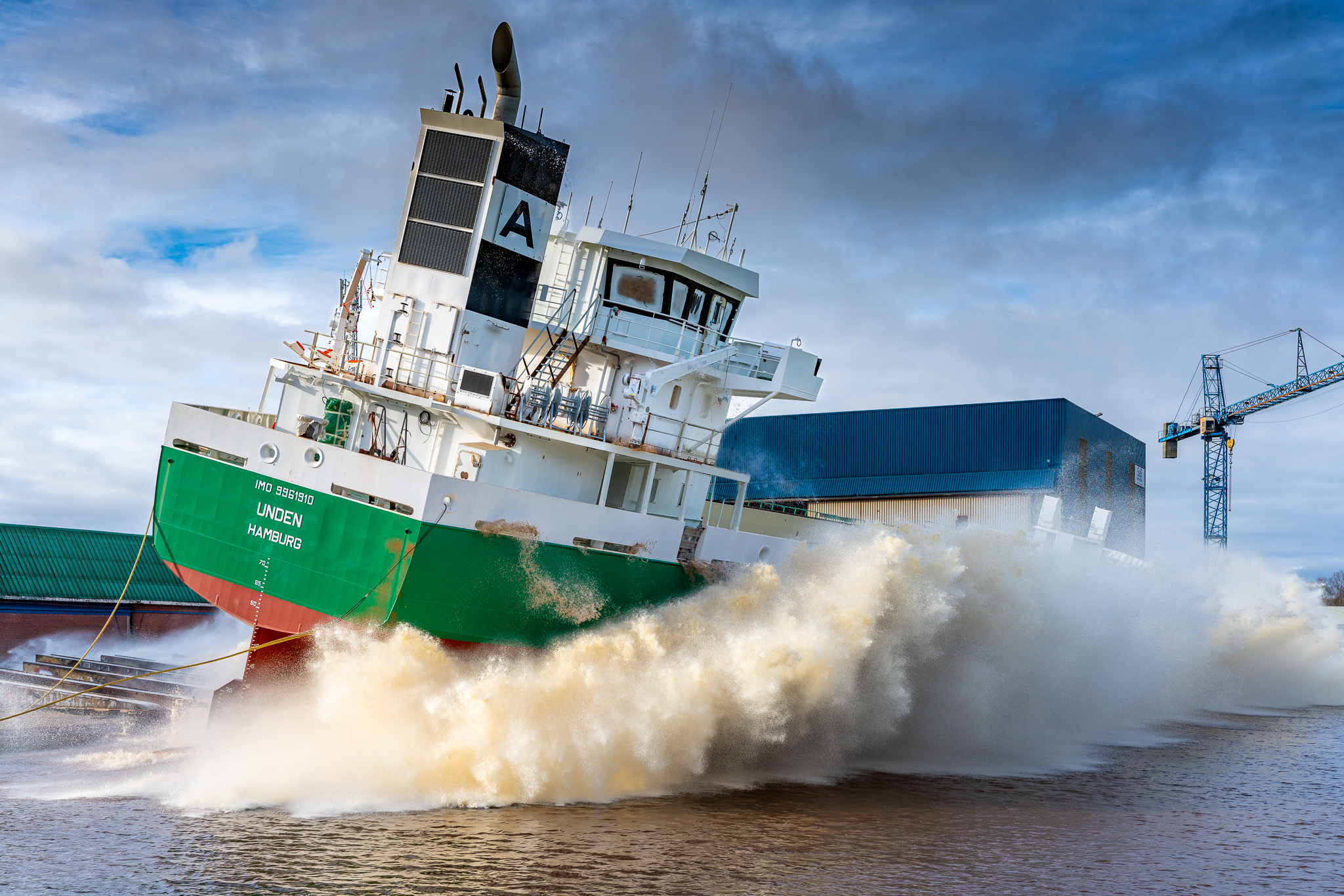 Ferme duik voor Unden - Binnenvaartkrant