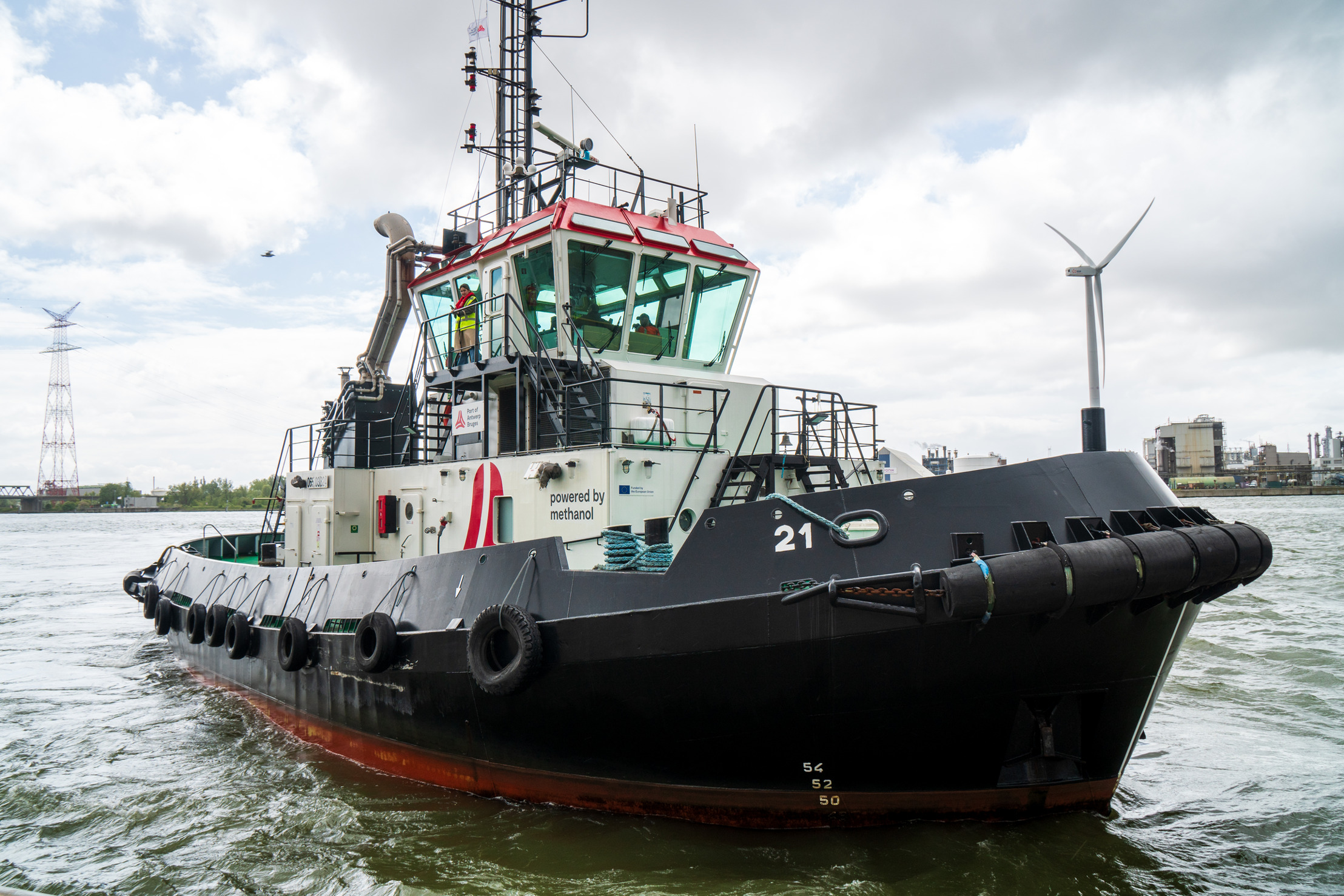 Methatug is ’s werelds eerste sleepboot op methanol - Binnenvaartkrant