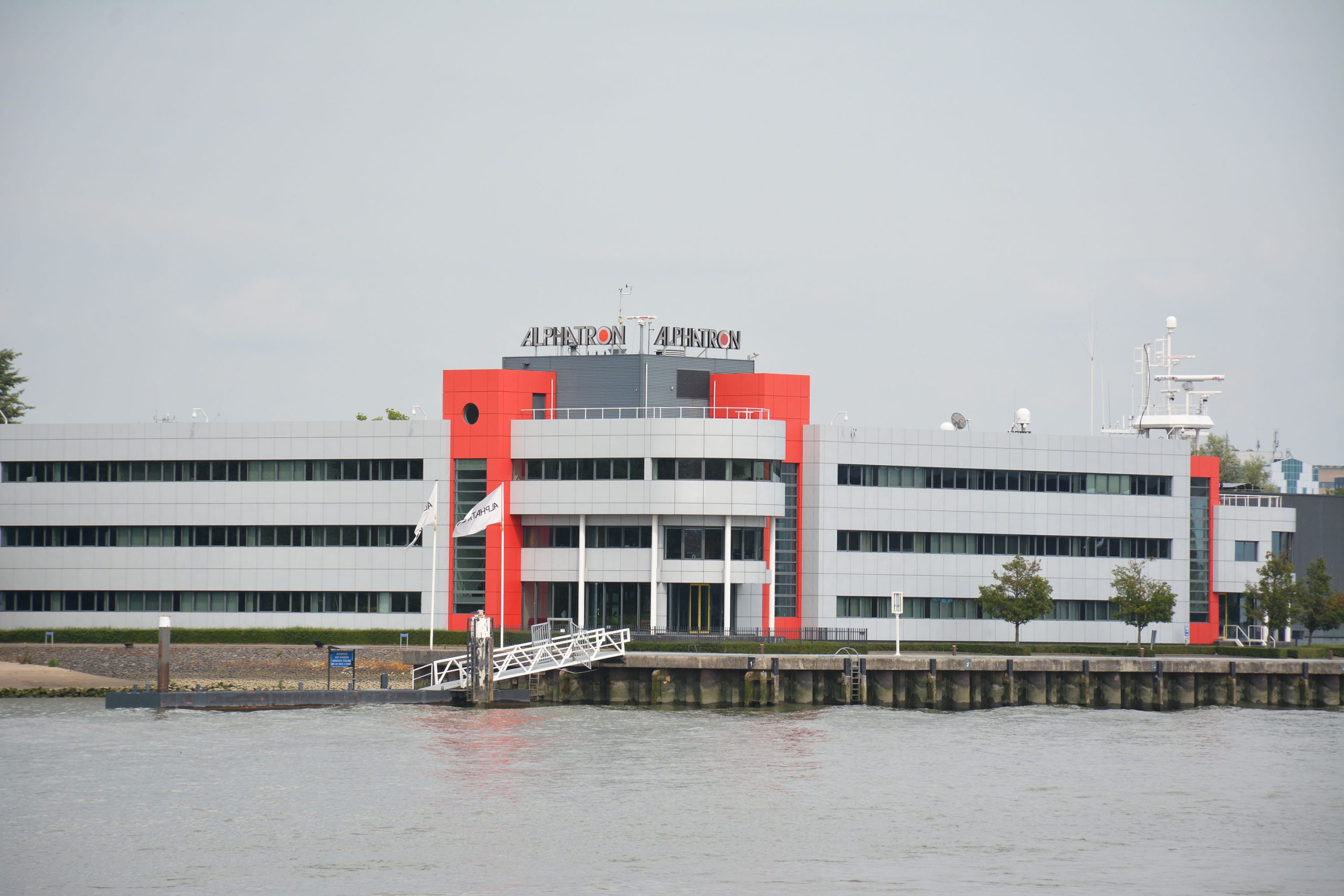 Alphatron Marine neemt Argonics en Argonav over - Binnenvaartkrant