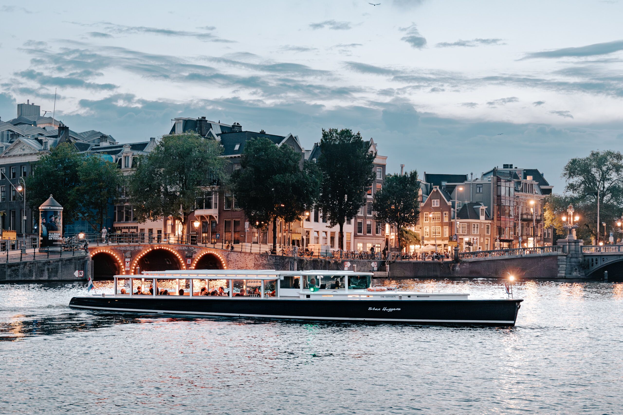 Stan Huygens is ‘Mooiste Amsterdamse Rondvaartboot’ - Binnenvaartkrant