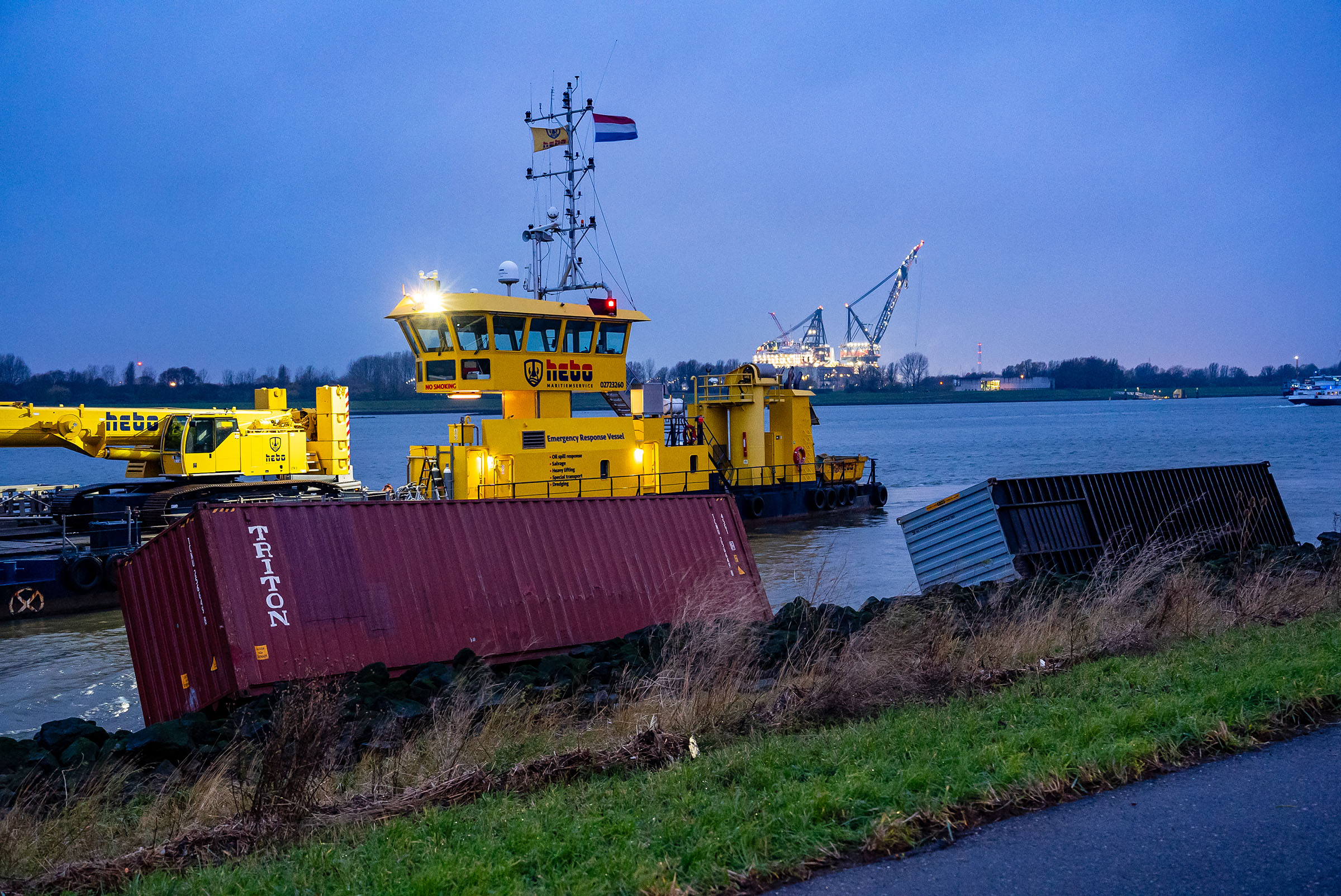Aanvaring tussen containerschepen op Het Scheur - Binnenvaartkrant