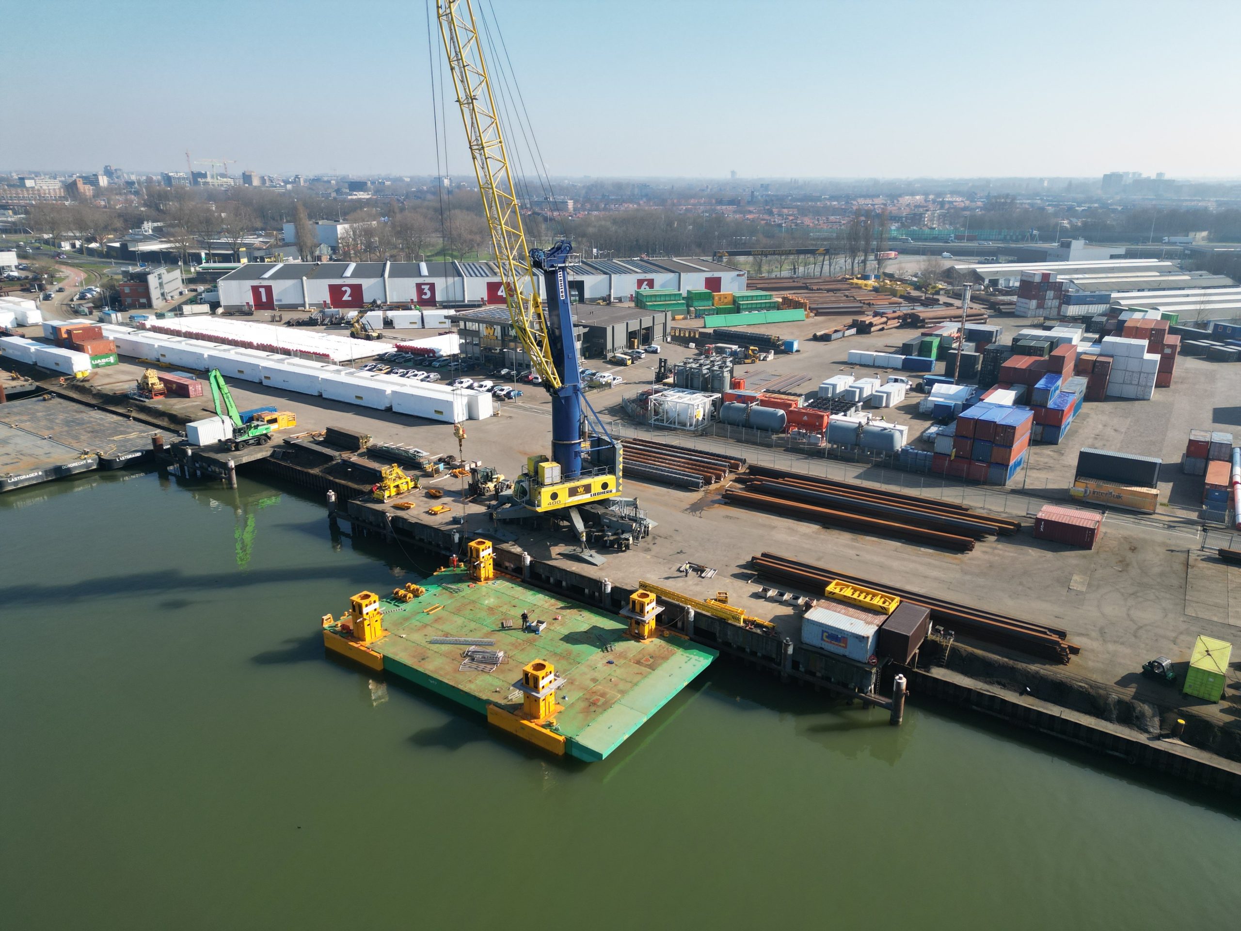 Combifloat Systems kiest terminal Van der Wees - Binnenvaartkrant